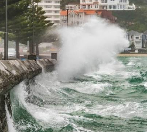 Kiwis Warned to Avoid Beaches During Heavy Swells